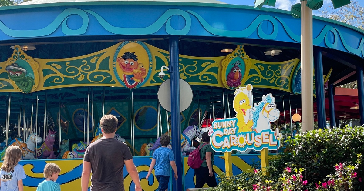 Sunny Day Carousel @ SeaWorld Orlando | Open Coaster