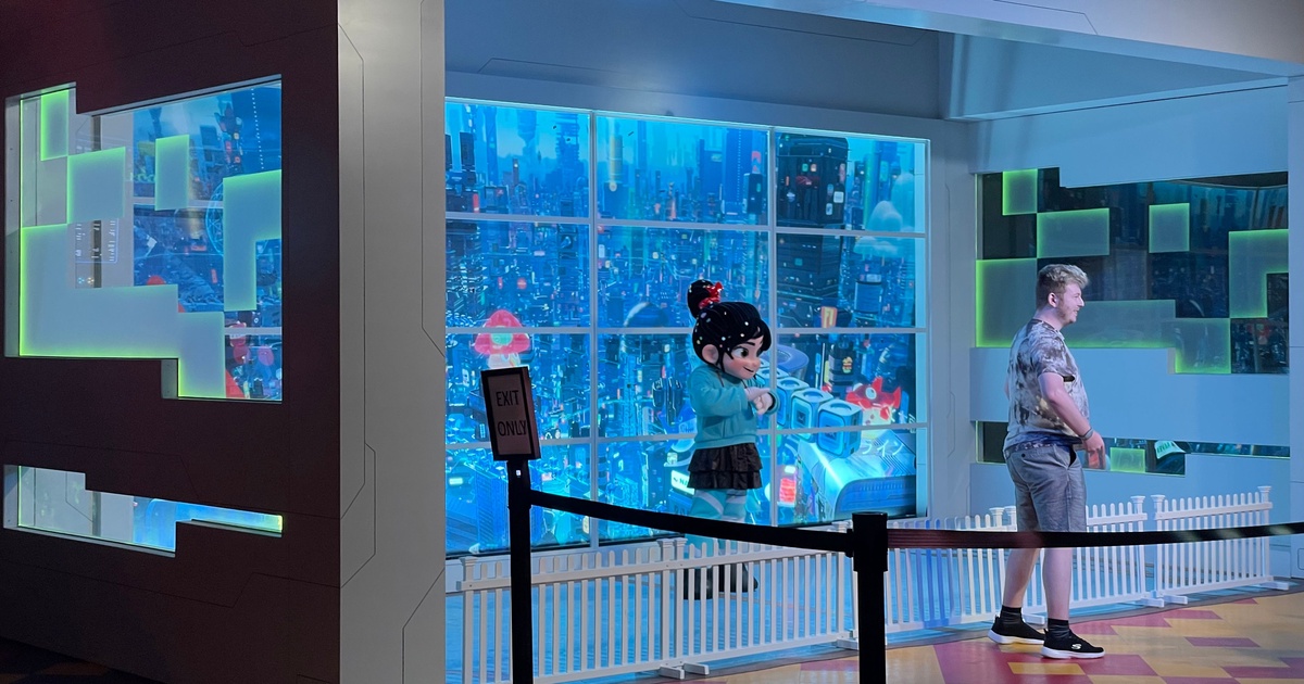 Meet Ralph and Vanellope inside ImageWorks @ EPCOT | Open Coaster
