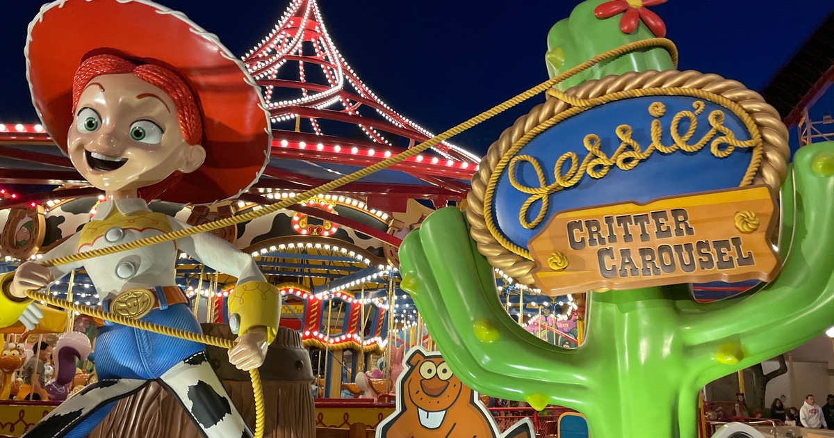 Jessie’s Critter Carousel @ Disney California Adventure Park | Open Coaster